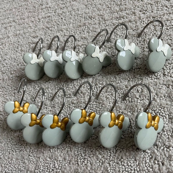 Disney | Bath | Minnie Mouse Shower Curtain Hooks Like New Set Of 2 ...